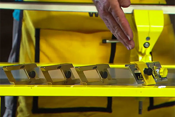 toko.ch: Alpin Base edge preparation - filing of hanging edge